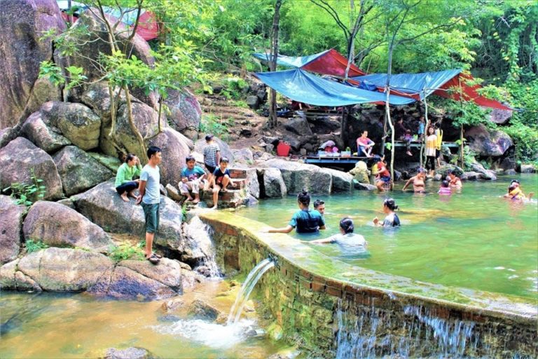 Dã ngoại Suối Đá - Suối Tiên Vũng Tàu chỉ với 150k - HaloTravel