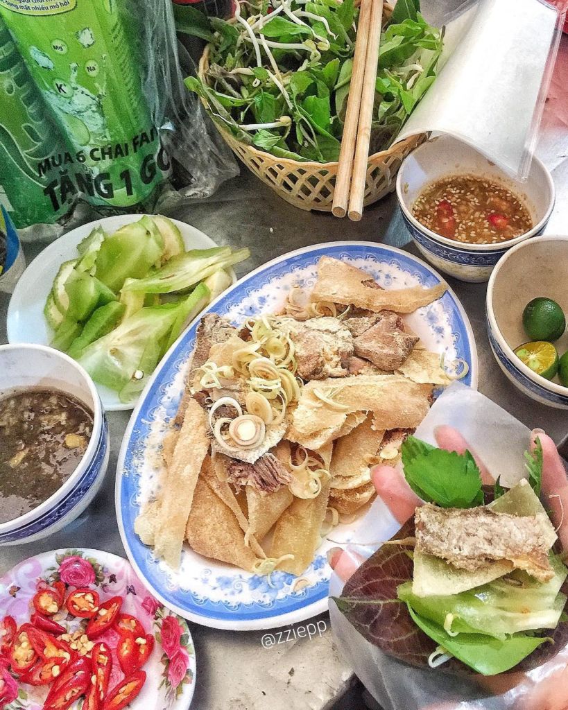"Càn quét" khu chợ ẩm thực Cát Bi Hải Phòng nổi tiếng - Halo Travel