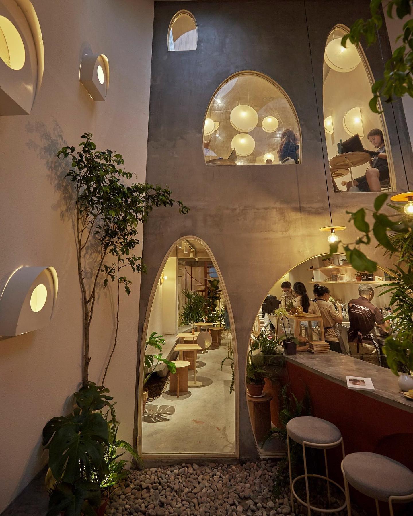 Kỳ lạ September Saigon: quán cafe nhiều lỗ cực chất - HaloTravel