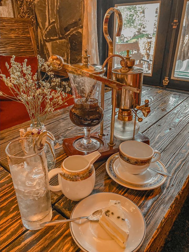 Stone Castle Cafe: tuyệt tác châu Âu giữa Sài Gòn - HaloTravel