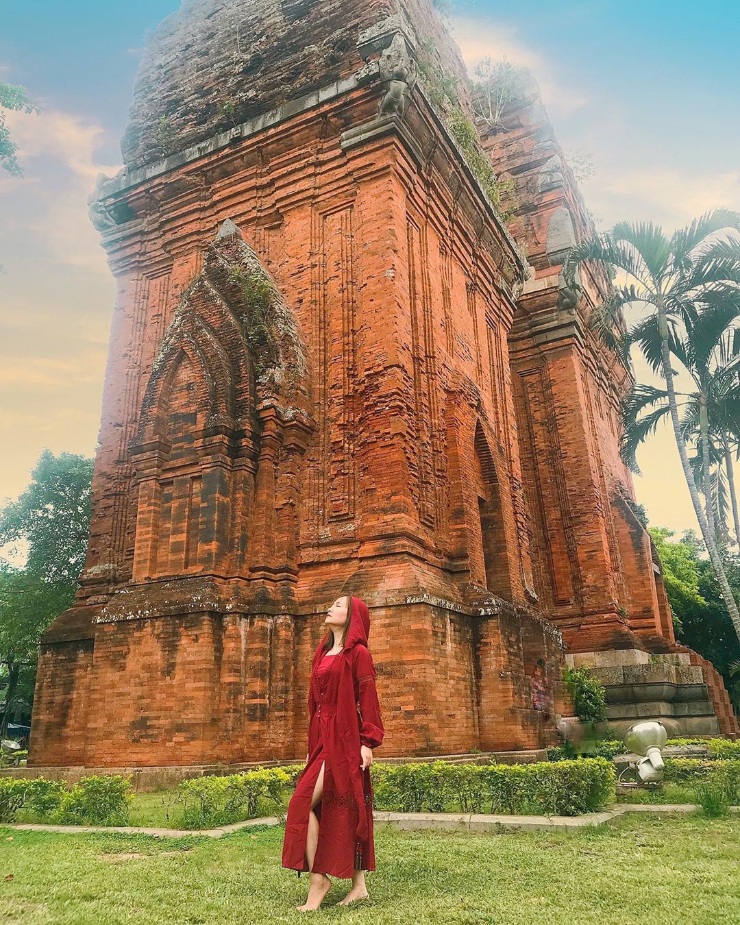 Tháp đôi Quy Nhơn: Nét văn hóa độc đáo của người Chămpa - HaloTravel