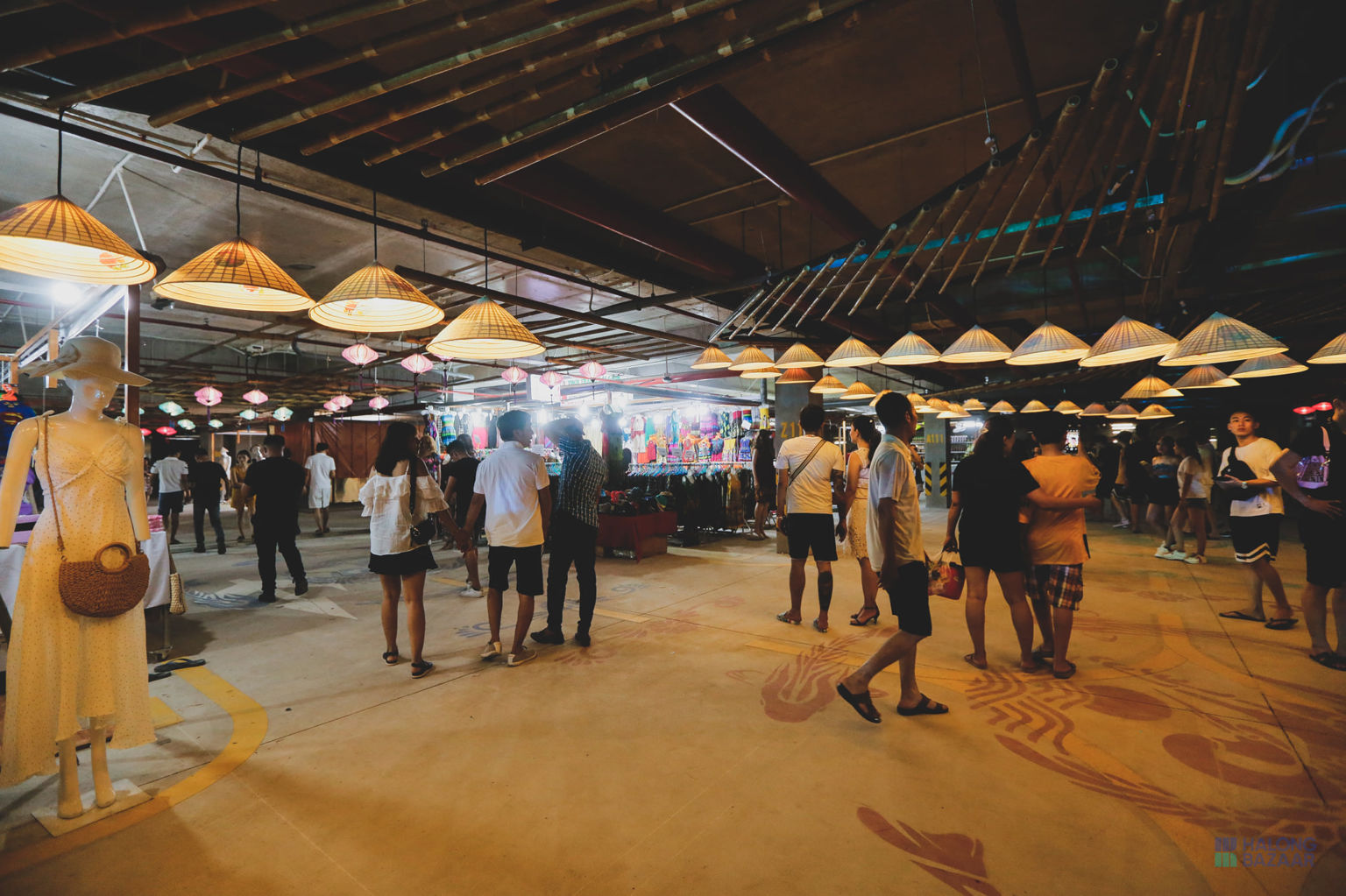 Chợ Đêm Hạ Long: Điểm đến cho team không ngủ - HaloTravel