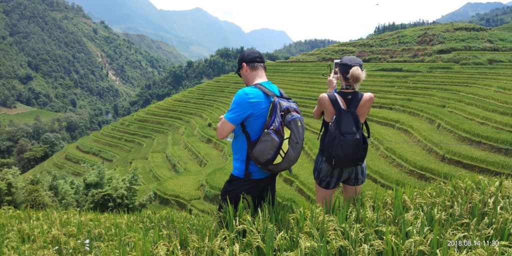 Review Chi Tiết Dzay House Homestay View Núi Đẹp Ngây Ngất