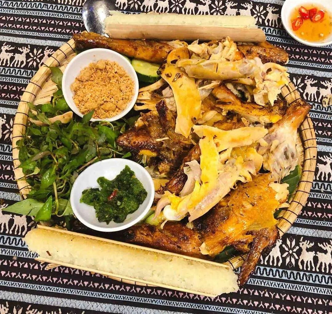 Top 10 địa chỉ ăn Cơm Lam Sapa chuẩn Tây Bắc - Halo Travel