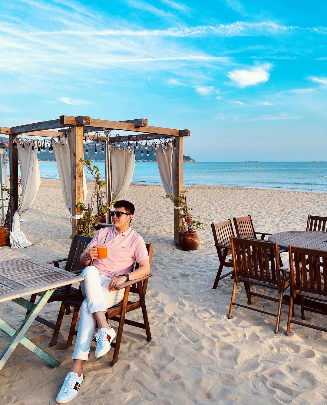 Surf Bar: Địa chỉ cafe khiến giới trẻ 'liêu xiêu' ở Quy Nhơn - HaloTravel