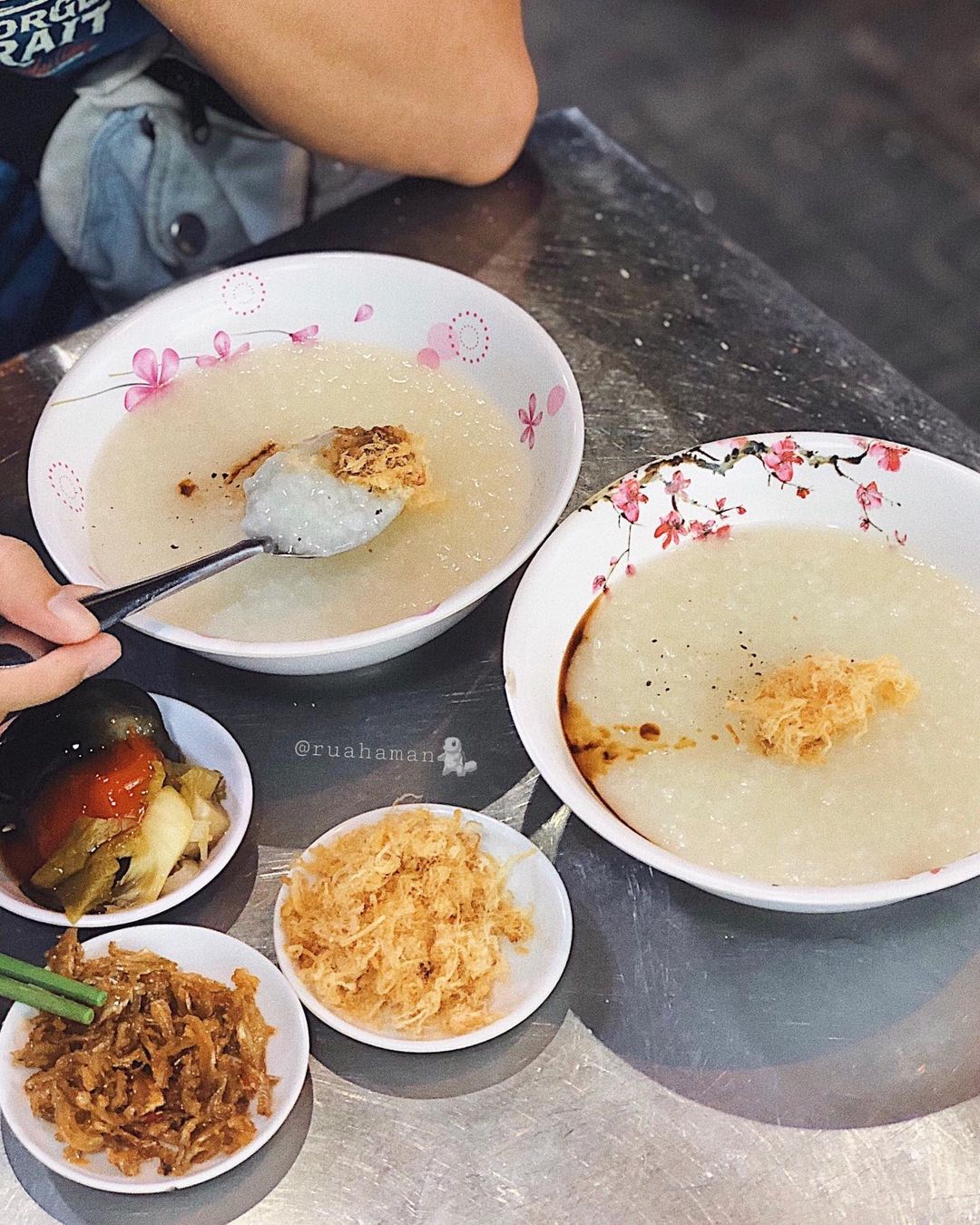 No bụng với 7 quán cháo đêm Sài Gòn vừa rẻ vừa ngon - Halo Travel
