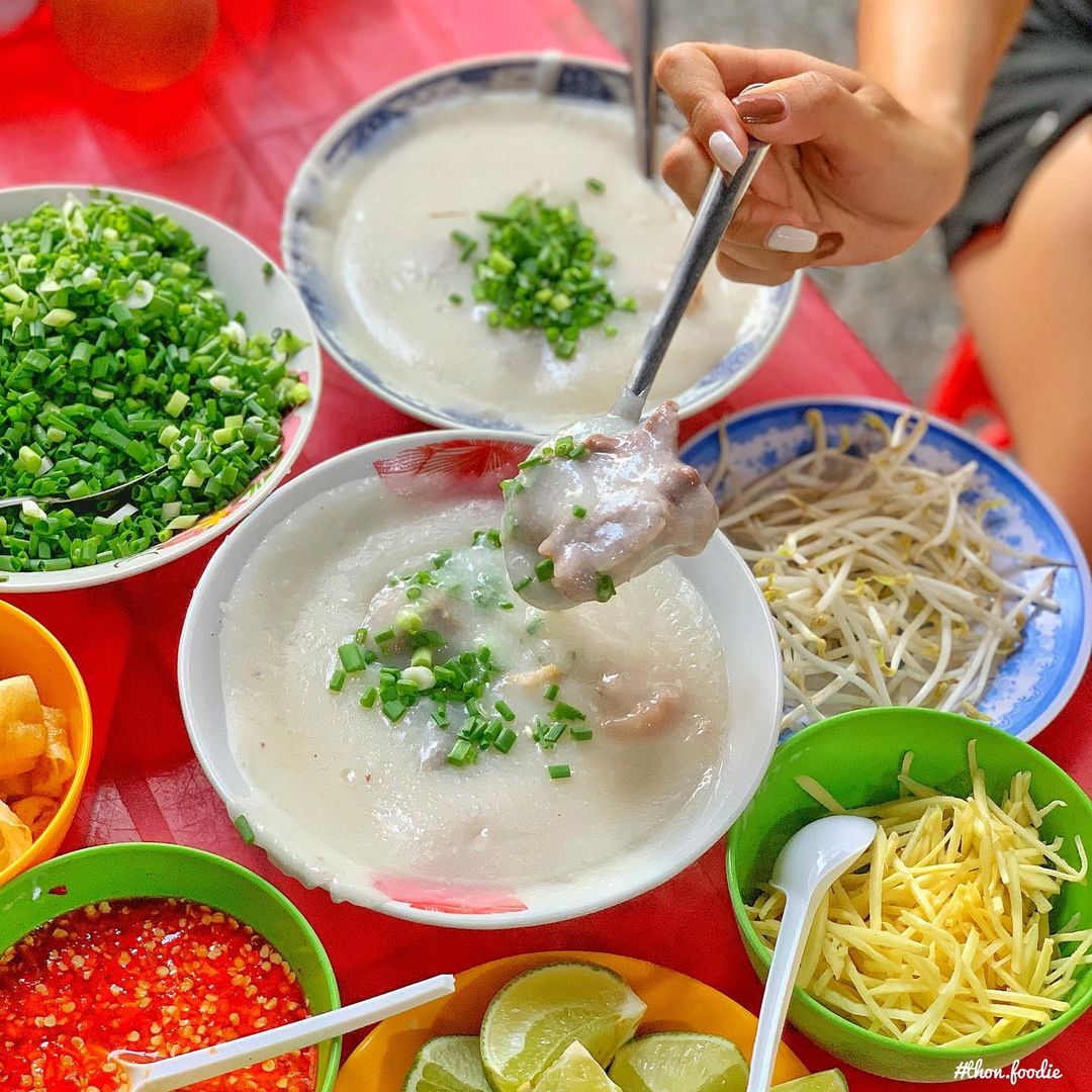 No bụng với 7 quán cháo đêm Sài Gòn vừa rẻ vừa ngon - Halo Travel
