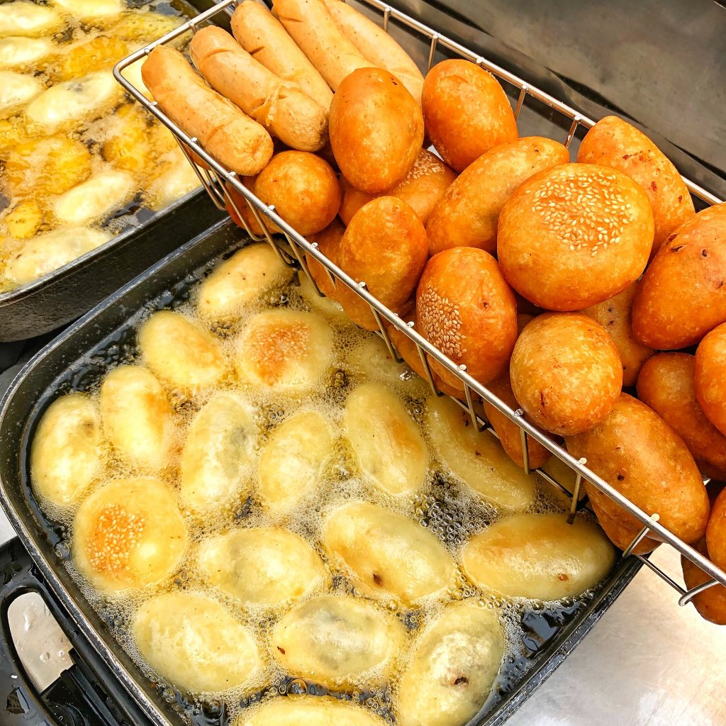 9 quán bánh rán mặn Hà Nội nhân ngon, nước chấm đậm đà - HaloTravel