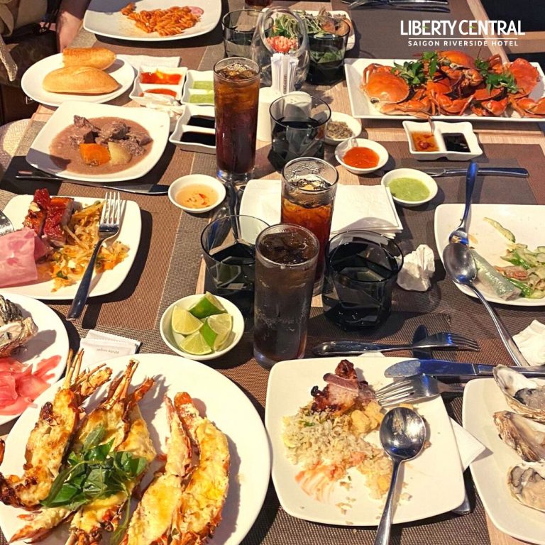 Review 10 nhà hàng buffet 5 sao TPHCM 'đắt xắt ra miếng' - HaloTravel
