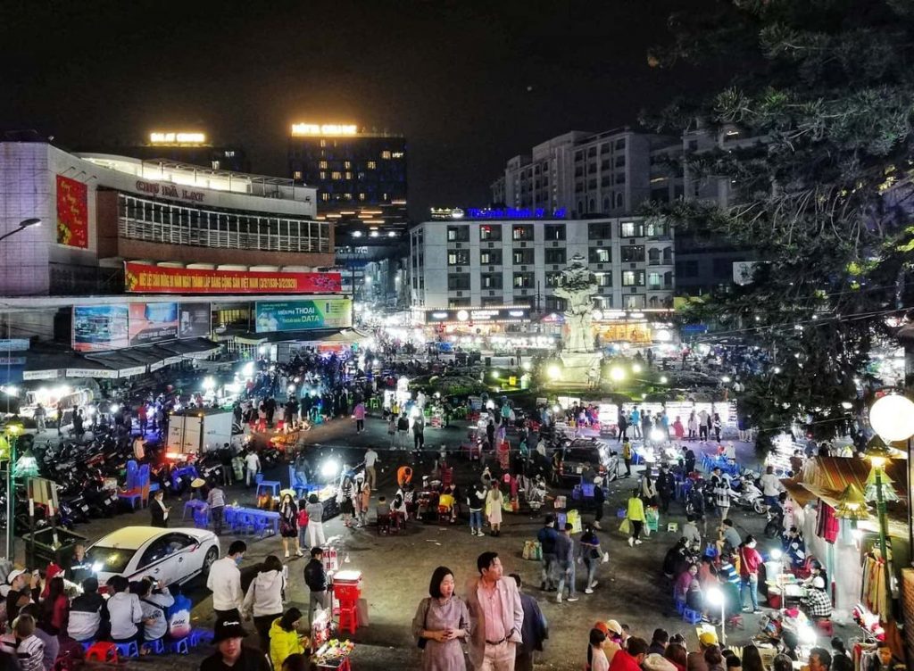 Kinh nghiệm đi chợ đêm Đà Lạt: Ăn món nào? Mua quà gì? - HaloTravel