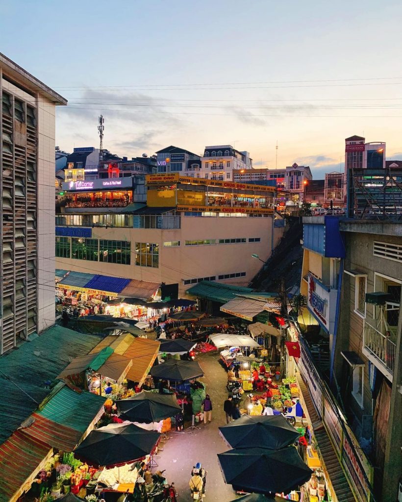 Kinh nghiệm đi chợ đêm Đà Lạt: Ăn món nào? Mua quà gì? - HaloTravel