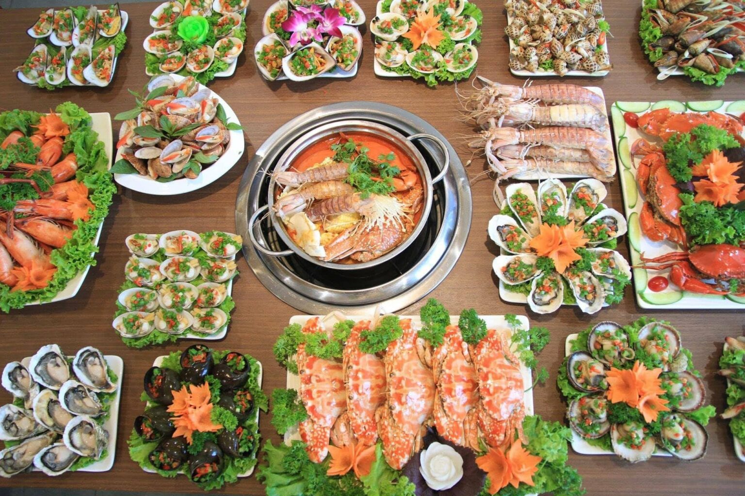 Buffet hải sản Nguyễn Chí Thanh Chef Dzung có gì hấp dẫn? - Halo Travel