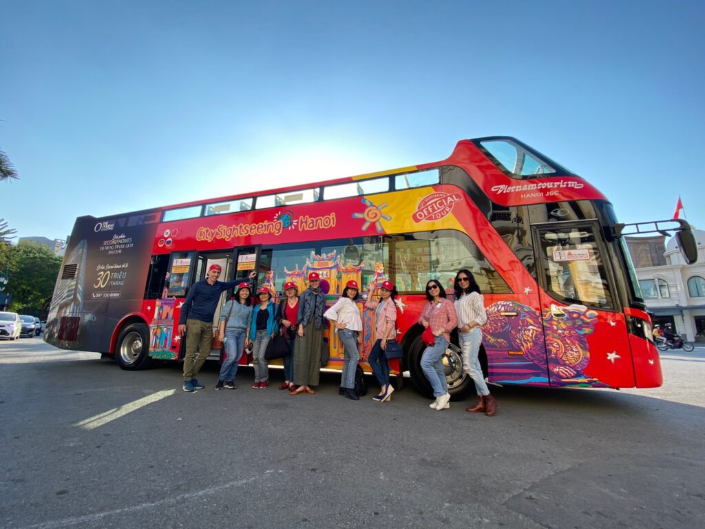 Giá vé xe buýt 2 tầng Hà Nội view ngắm phố cực chất - Halo Travel